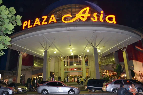 15 Tahun Plaza Asia, Stronger Together – Radartasik.id
