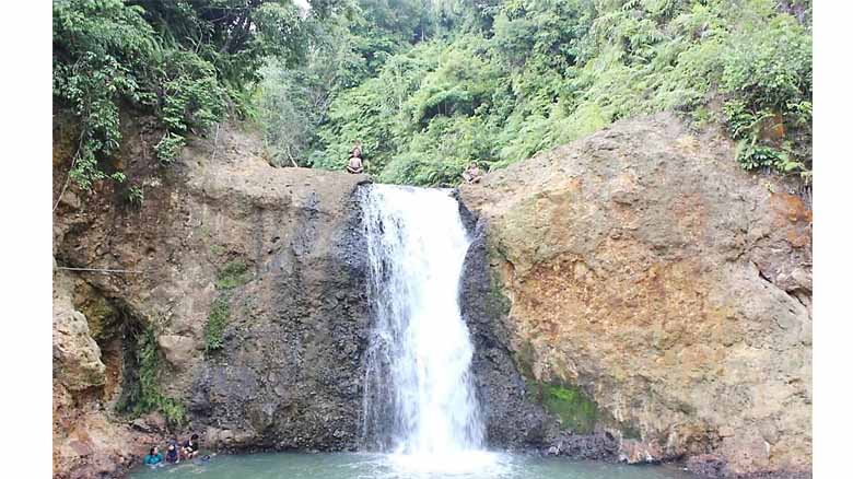 Curug Ciung, Hidden Gem di Pangandaran yang Punya Dua Tingkatan, di ...