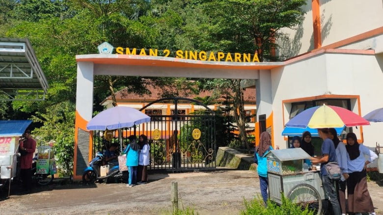 Siswa SMAN 2 Singaparna 99 Persen Lulus. Awas Jangan Konvoi dan Corat ...