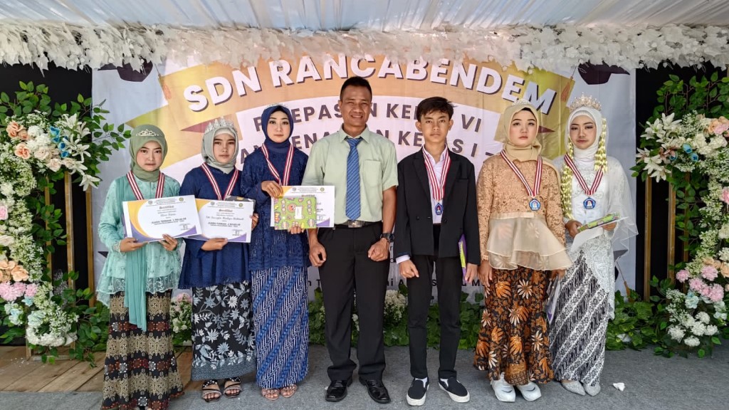 42 Siswa SDN Rancabendem Kota Tasikmalaya Dilepas, Lulusan Harus Bawa ...
