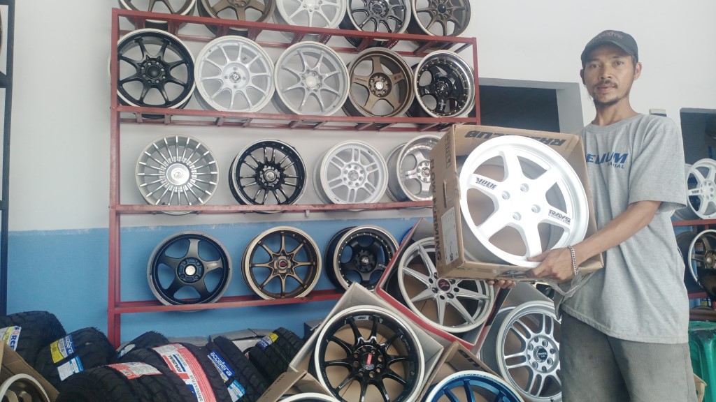 Tampil Sporty dengan Velg Modif, Tersedia Lengkap di di Toko Gunung ...