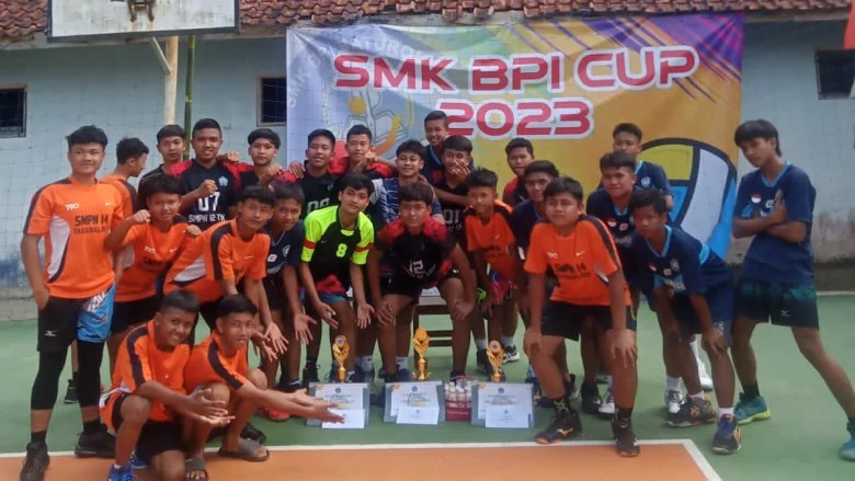 Selamat! SMPN 12 Tasikmalaya Jadi Juara Turnamen Voli yang Digelar SMK ...