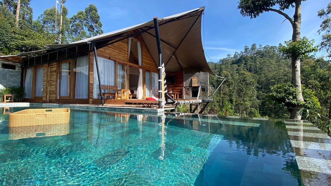 Tarif Menginap di Legok Kondang Lodge, Glamping dengan Nuansa Ubud Bali ...