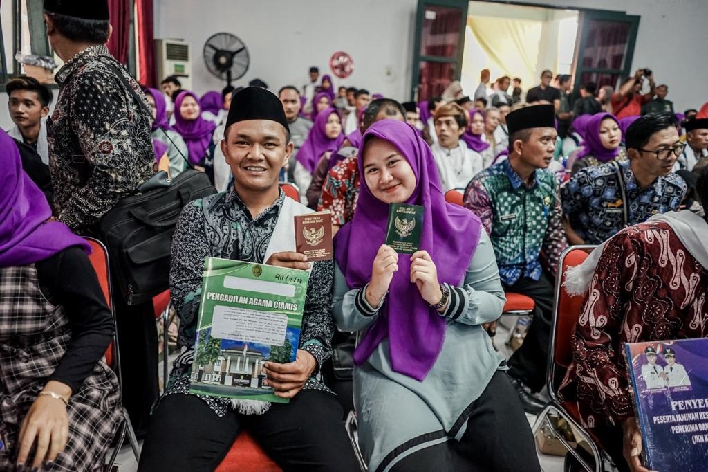 Ikuti Isbat Nikah, 81 Pasutri Akhirnya Bisa Punya Buku Nikah Resmi dari ...