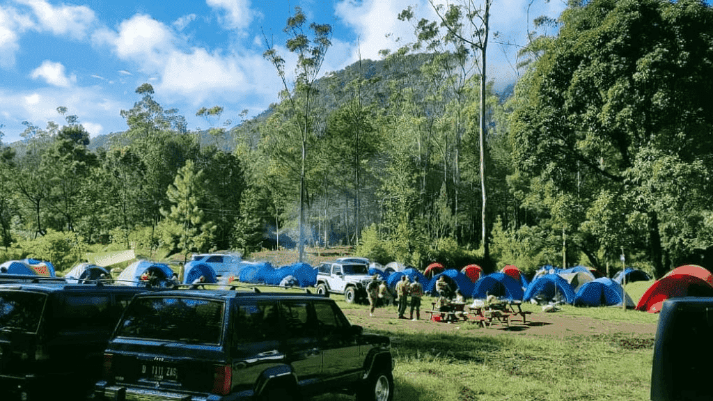 Daftar Harga Camping di Ranca Upas, Mulai dari Campervan Park, Iglo ...