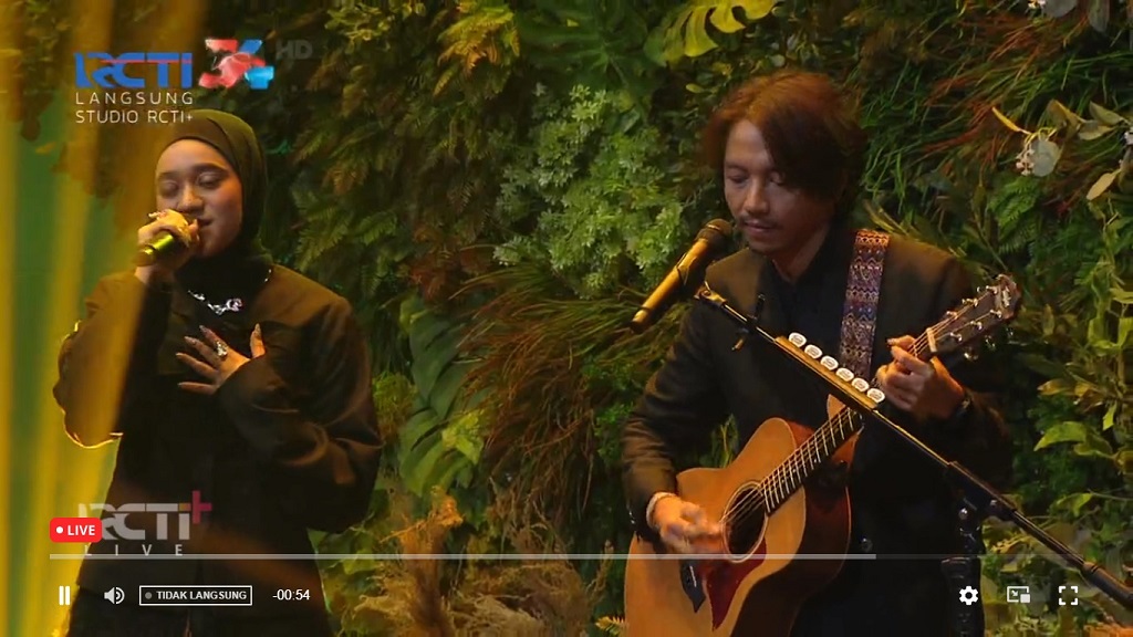 Merdu Syahdu! Duet Kolaborasi Indie Nesia Fiersa Besari feat Nabila Taqiyyah Bawakan Lagu Garis ...