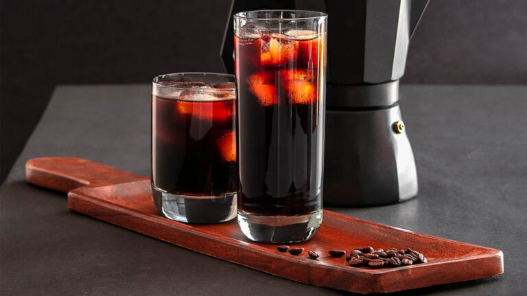 Mengenal Kopi Cold Brew, Definisi, Cara Membuat dan Kelebihannya ...