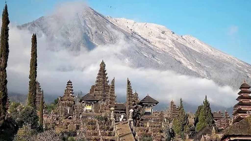 Cerita Legenda Gunung Agung Atau Gunung Tohlangkir di Provinsi Bali ...