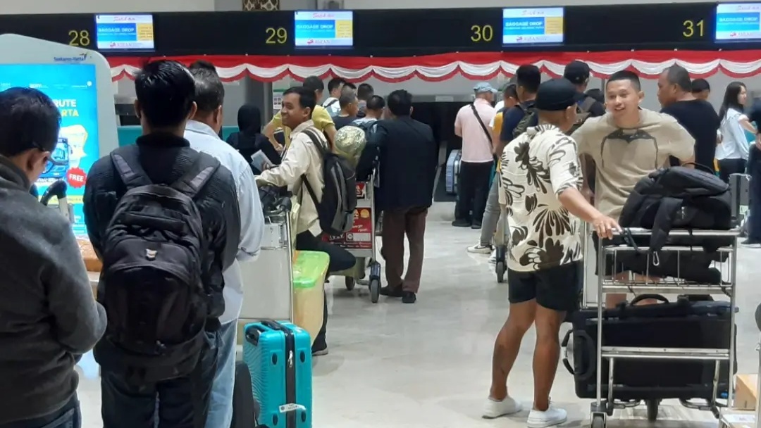 Persiapan Naik Pesawat dan Aturan Vital bagi Penumpang: Terbang dengan ...