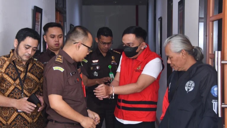 Kejaksaan Tinggi Negeri Jawa Barat Menetapkan Mantan Pegawai Bank BRI Cabang Ciamis Sebagai ...