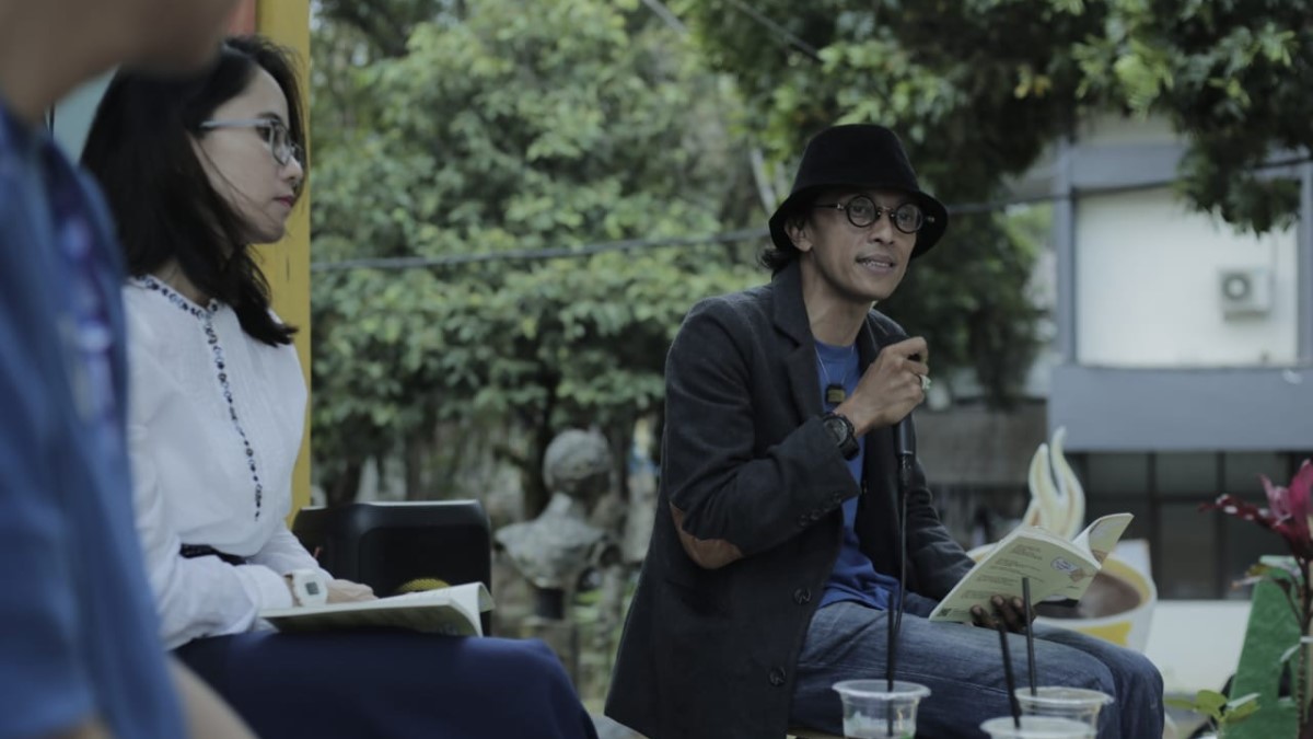 Bincang Buku di Kampus Ala Perpustakaan Universitas Siliwangi, Bedah ...