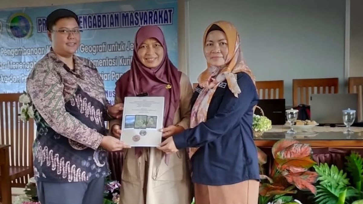Tingkatkan Kreativitas Guru, Unigal-MGMP Geografi Kabupaten Tasikmalaya ...