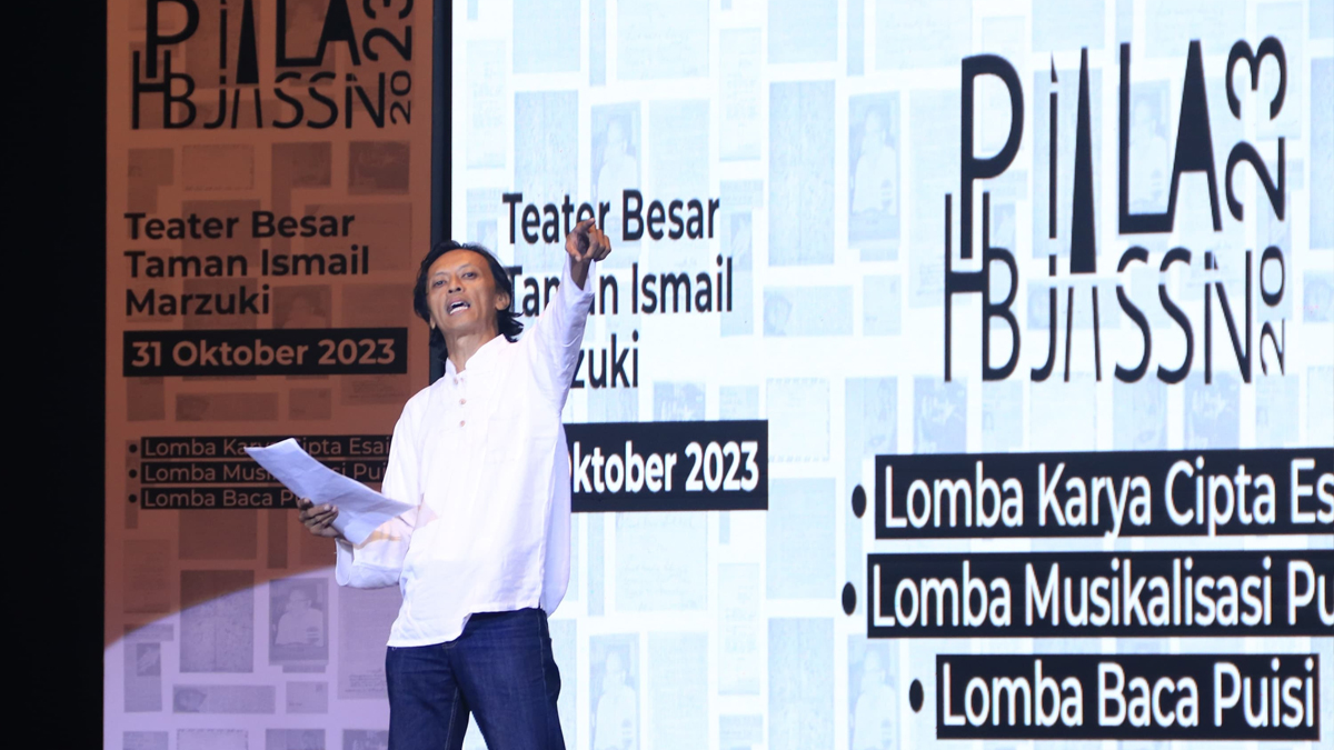 Seniman Tasik Bode Riswandi Raih Terbaik ke-3 Lomba Baca Puisi tingkat ...