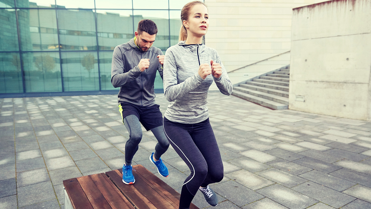 10 Gerakan Full Body Workout Tanpa Alat ala Binaragawan Indonesia Ade ...