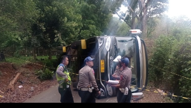 Rizki, Siswa MAN 3 Ciamis Patah Tangan dalam Kecelakaan Bus di Bumi ...