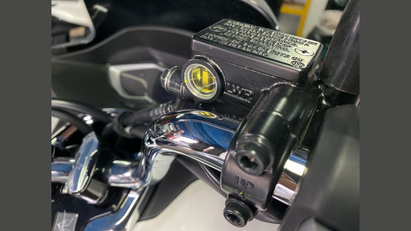Inilah Fungsi Minyak Rem Sepeda Motor, Waspada Keberadaan Angin Palsu ...