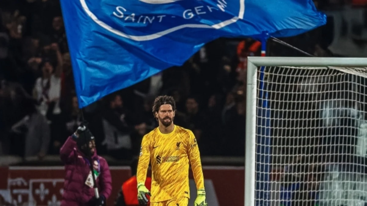 Jadi Pahlawan Kemenangan Liverpool di Kandang PSG, Alisson Becker: Itu ...